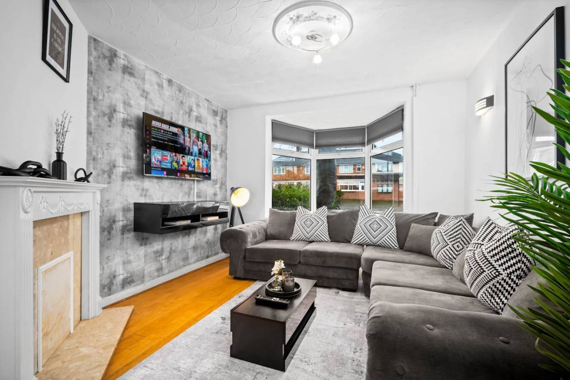186 M² House ∙ 3 Bedrooms ∙ 7 Guests - Birmingham