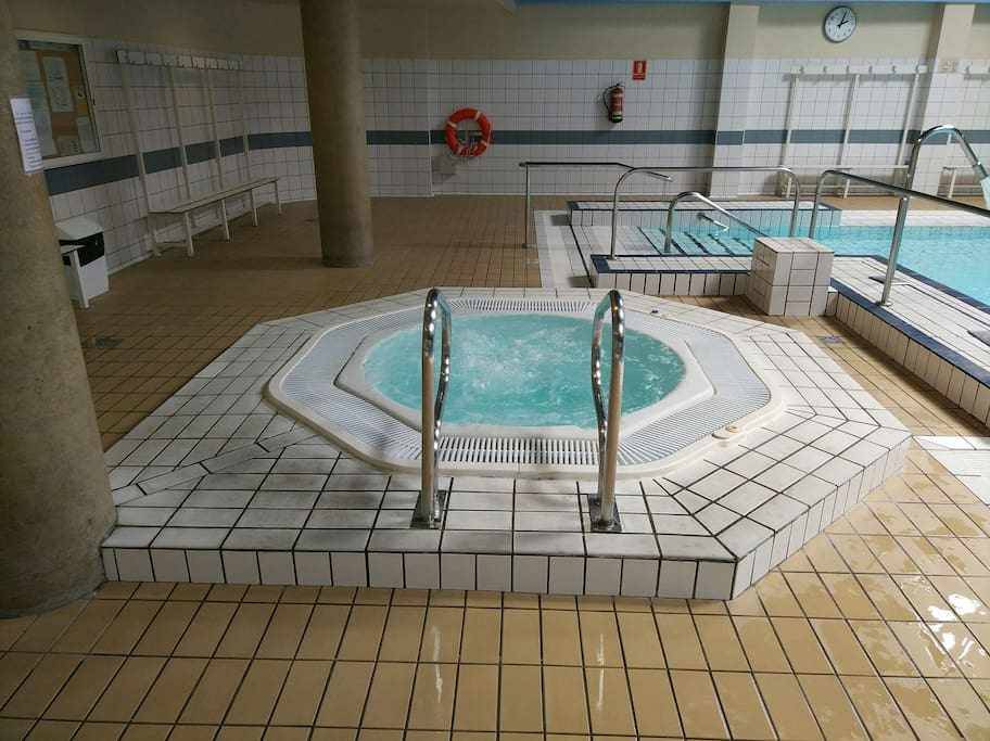 70 M² Apartment ∙ 2 Bedrooms ∙ 6 Guests - Zaragoza