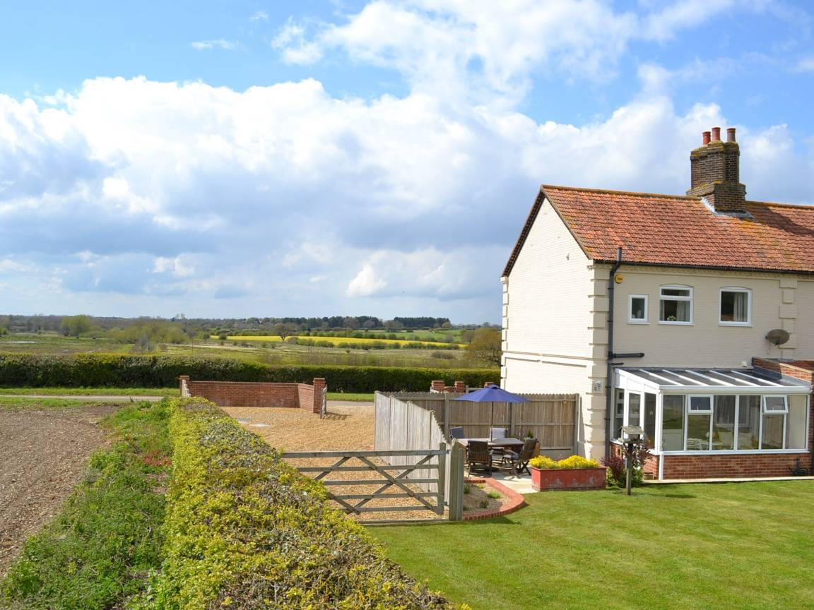 Cottage ∙ 2 Bedrooms ∙ 4 Guests - Fakenham
