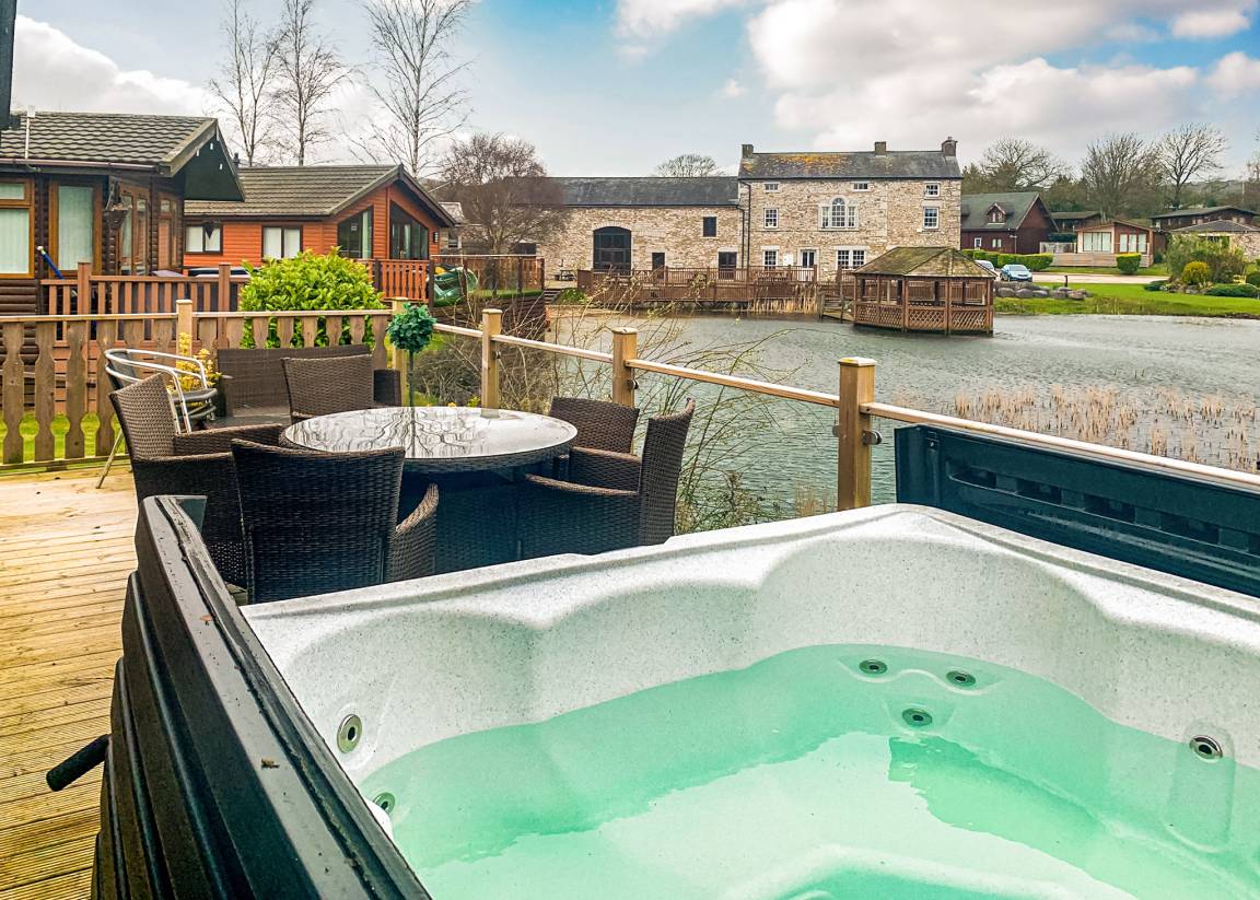 Chalet ∙ 3 Bedrooms ∙ 6 Guests - Lancashire