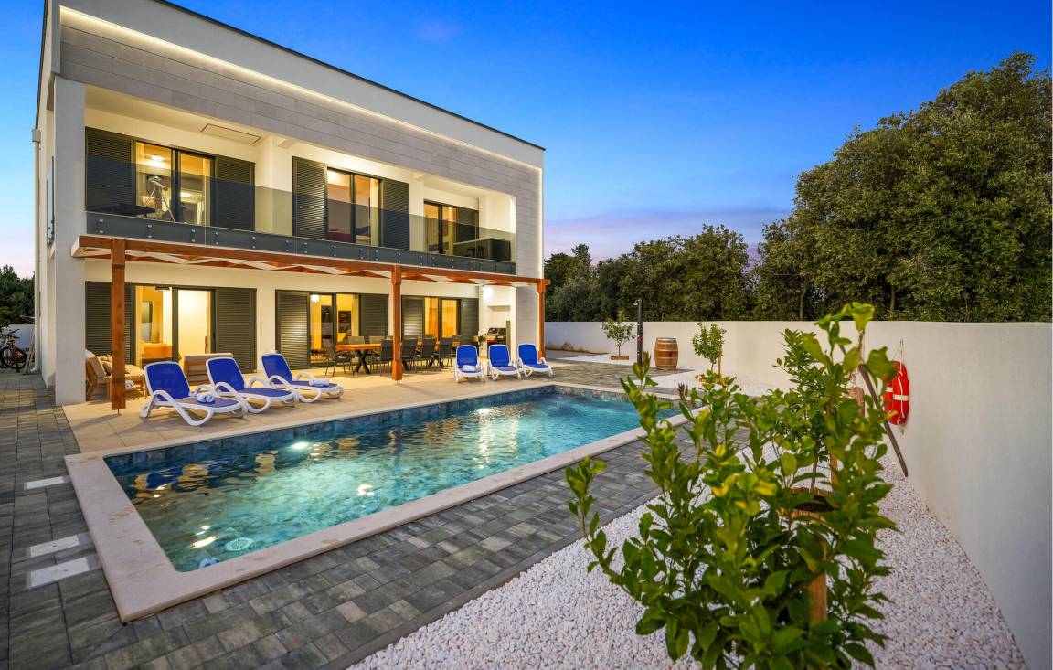 250 M² Ferienhaus ∙ 5 Schlafzimmer ∙ 9 Gäste - Zadar