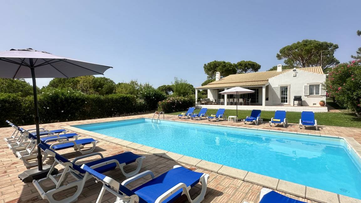 300 M² Villa ∙ 6 Bedrooms ∙ 14 Guests - Almancil