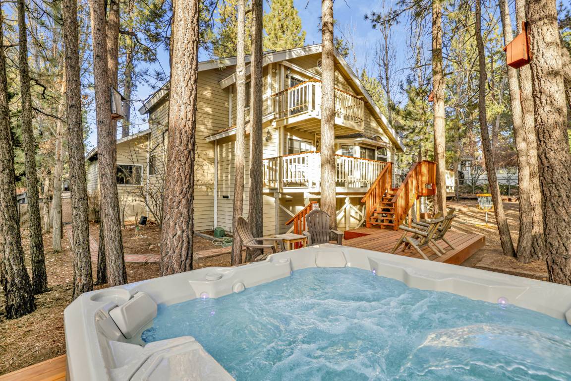 213 M² Chalet ∙ 4 Bedrooms ∙ 10 Guests - California