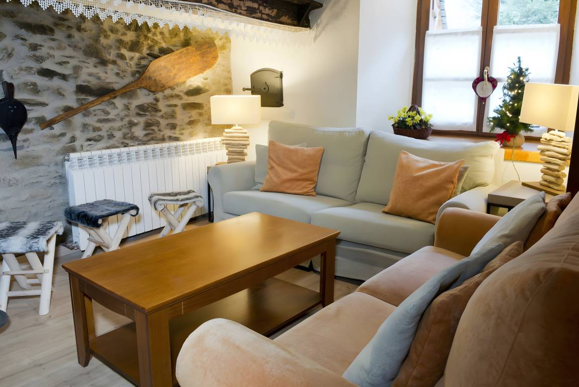 180 M² Huis ∙ 5 Slaapkamers ∙ 10 Gasten - Viella