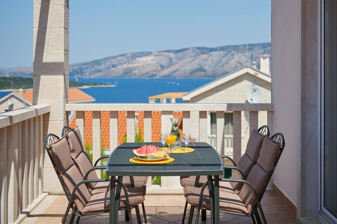 220 M² Villa ∙ 4 Bedrooms ∙ 10 Guests - Stari Grad