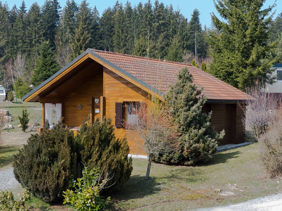 60 M² Ferienhaus ∙ 2 Schlafzimmer ∙ 4 Gäste - Viechtach