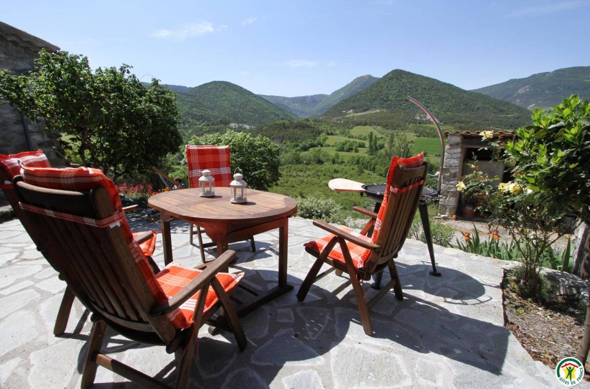 97 M² Gîte ∙ 2 Chambres ∙ 4 Personnes - Drôme