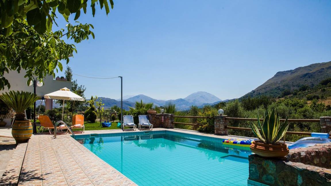 150 M² Apartment ∙ 4 Bedrooms ∙ 9 Guests - Plakias