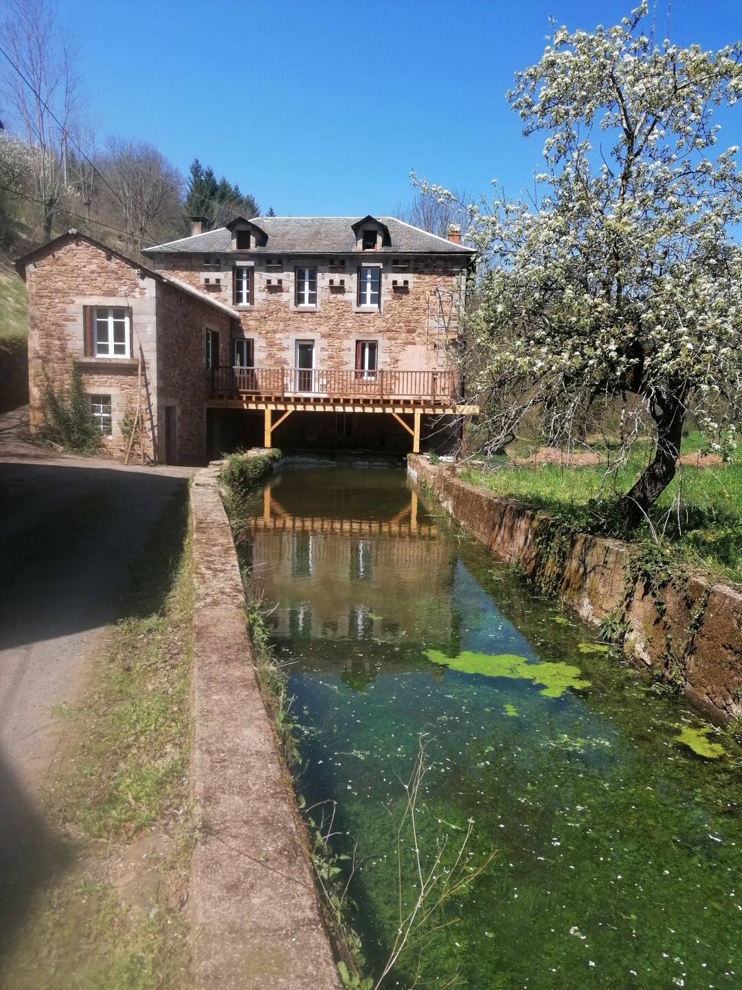 120 M² Gîte ∙ 4 Chambres ∙ 8 Personnes - Aveyron