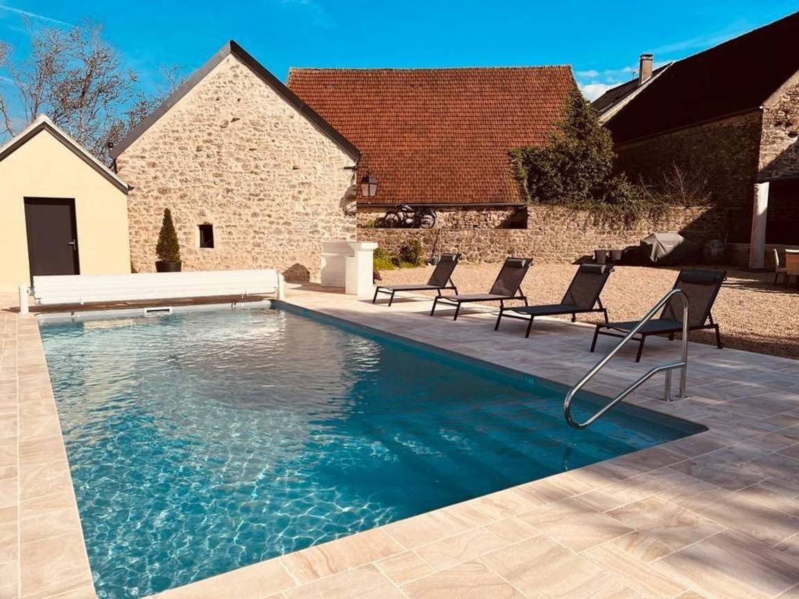 170 M² Cottage ∙ 5 Chambres ∙ 11 Personnes - Avallon