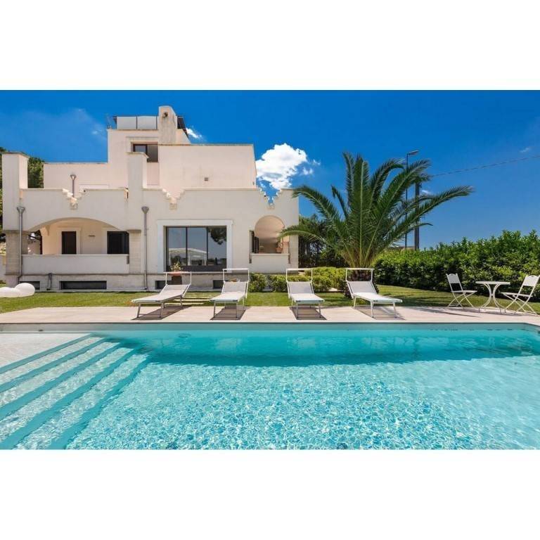 600 M² Villa ∙ 4 Bedrooms ∙ 12 Guests - Campomarino