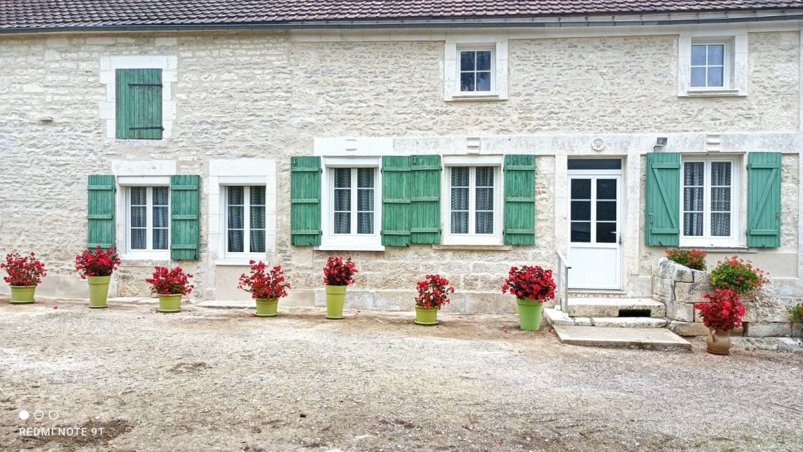 90 M² Maison De Vacances ∙ 2 Chambres ∙ 6 Personnes - Yonne