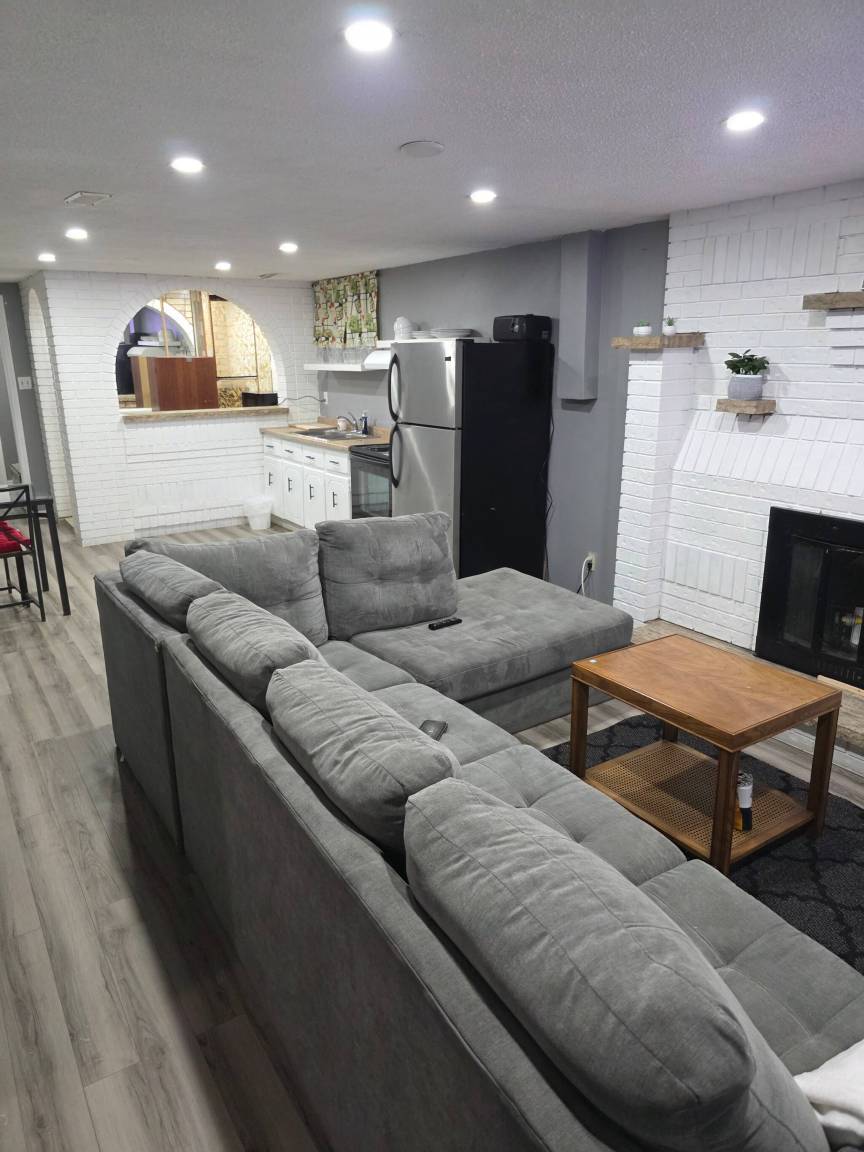 84 M² House ∙ 2 Bedrooms ∙ 6 Guests - Ontario
