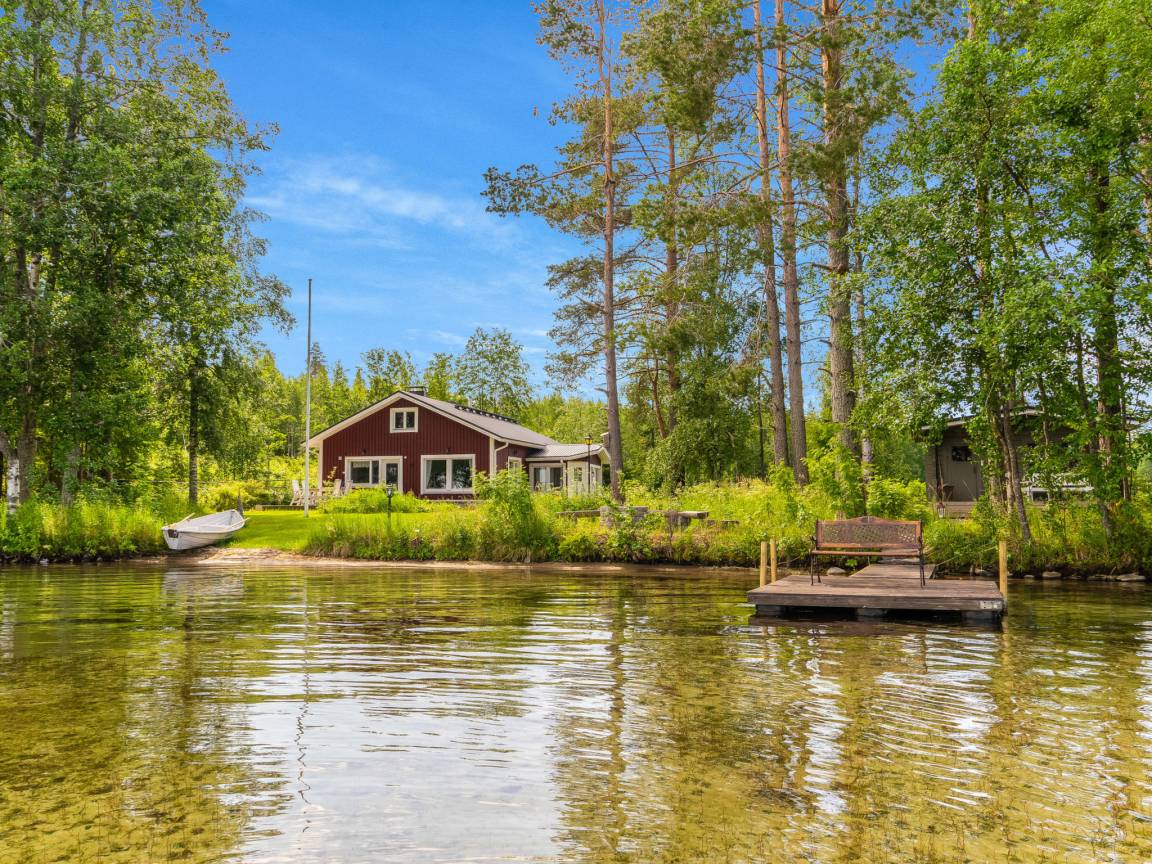 104 M² Talo ∙ 2 Makuuhuonetta ∙ 4 Vierasta - Liperi