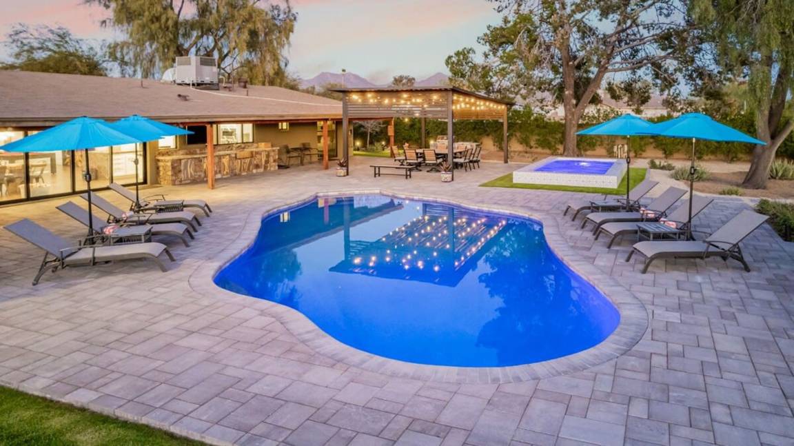 House ∙ 4 Bedrooms ∙ 16 Guests - Scottsdale, AZ