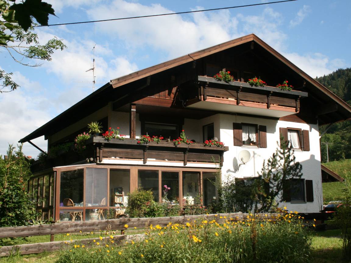 75 M² Ferienwohnung ∙ 1 Schlafzimmer ∙ 6 Gäste - Hinterstein