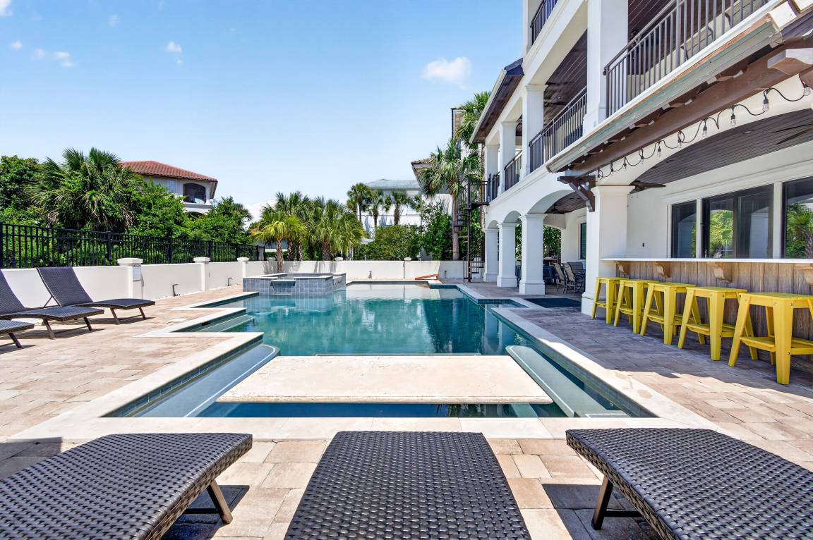 502 M² House ∙ 8 Bedrooms ∙ 24 Guests - Destin, FL