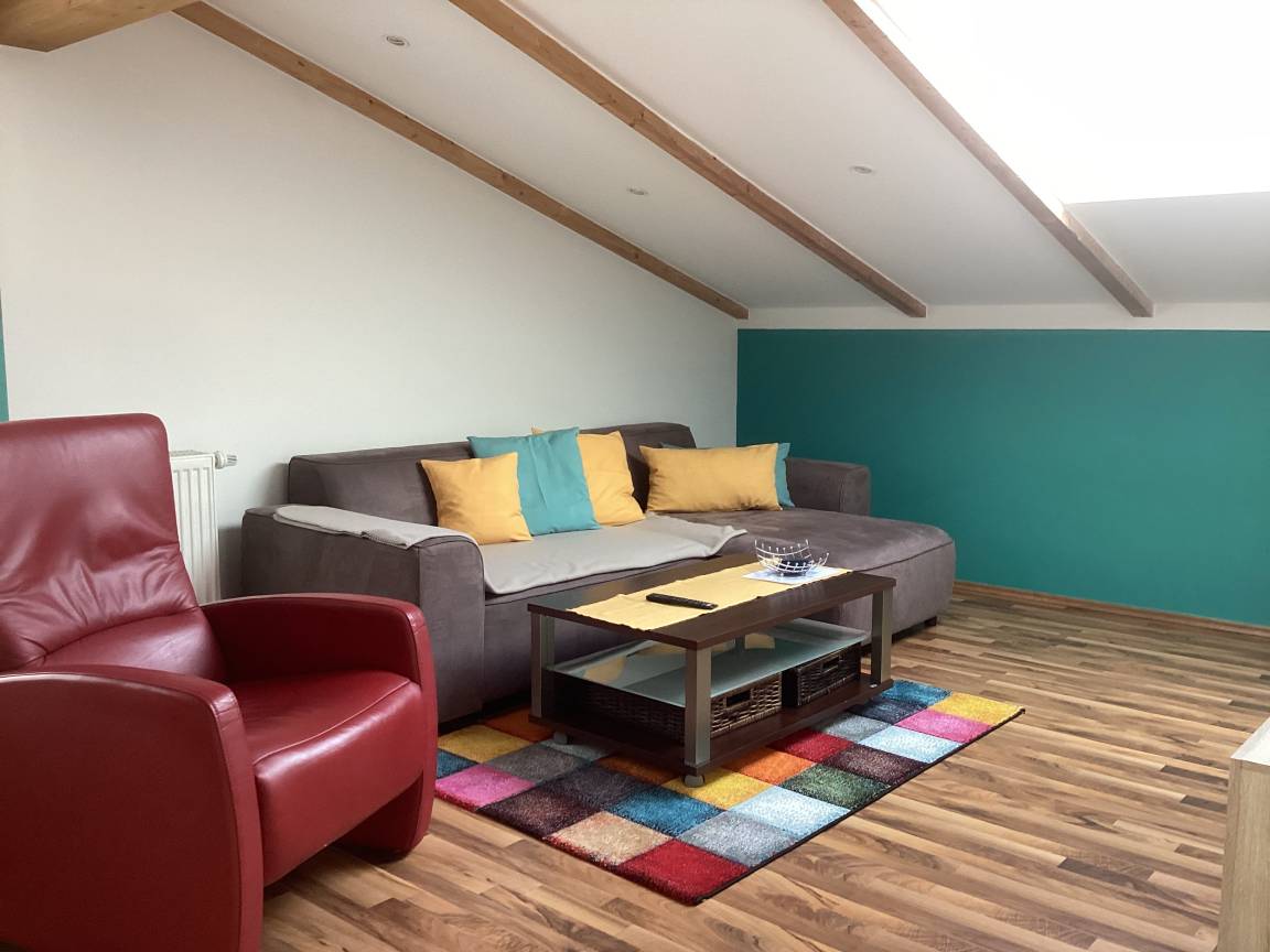 70 M² Ferienwohnung ∙ 1 Schlafzimmer ∙ 3 Gäste - Burglengenfeld