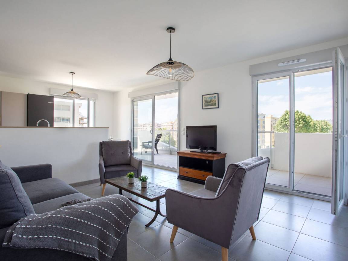 62 M² Appartement ∙ 2 Chambres ∙ 4 Personnes - ibis budget Nice Aeroport
