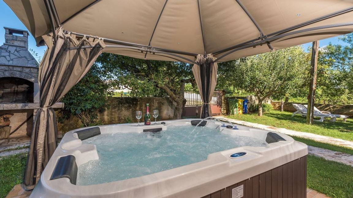 98 M² Apartment ∙ 3 Bedrooms ∙ 6 Guests - Bale