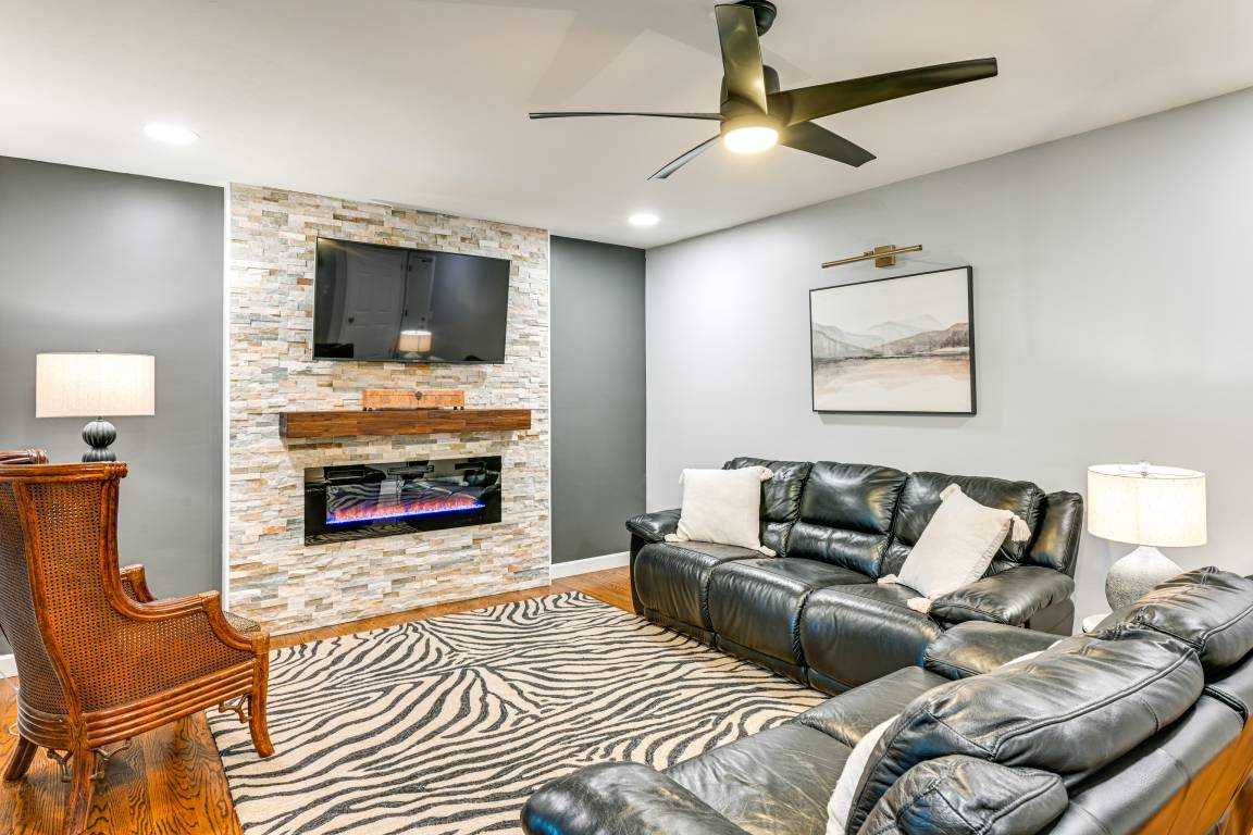 148 M² House ∙ 3 Bedrooms ∙ 6 Guests - Hidden Lake, South Lyon