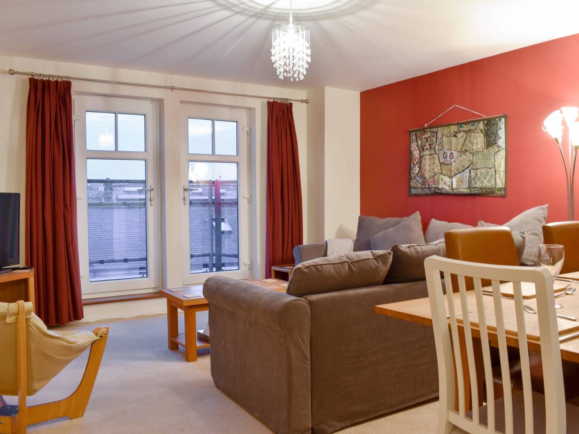 코티지 (자연 속의 작은 별장) ∙ 침실 3개 ∙ 게스트 6명 - 휘트비