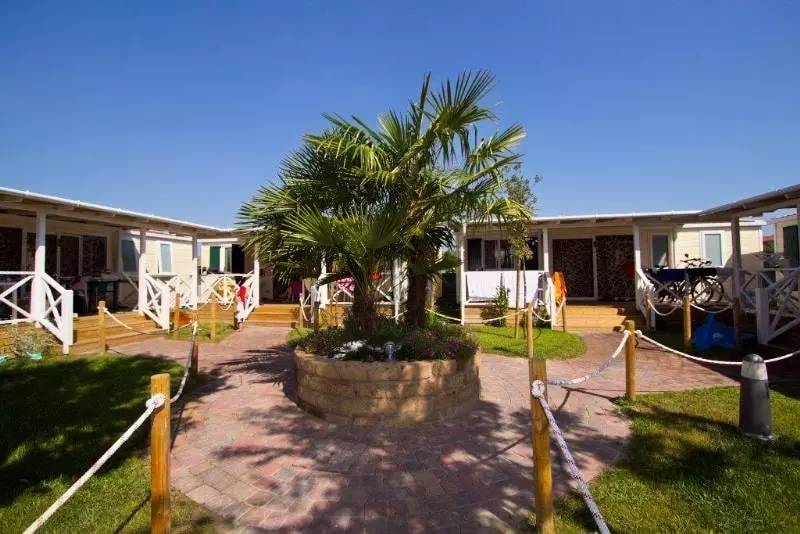 48 M² Caravan ∙ 3 Bedrooms ∙ 4 Guests - Rosolina Mare