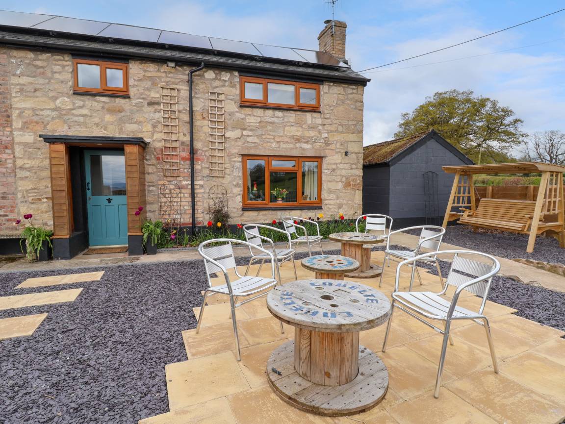 Cottage ∙ 3 Bedrooms ∙ 6 Guests - Oswestry
