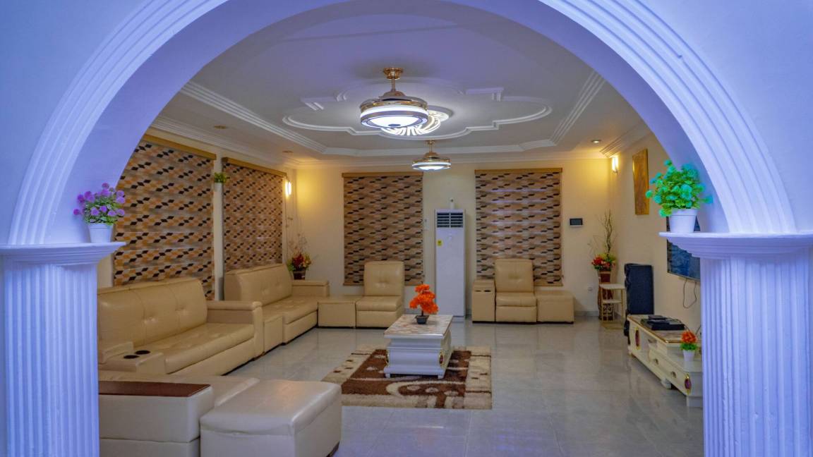 600 M² Maison De Vacances ∙ 6 Chambres ∙ 12 Personnes - Accra