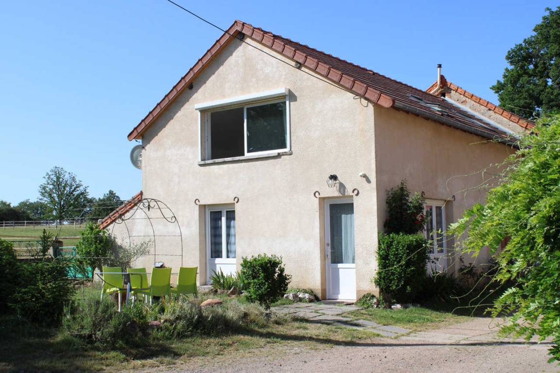 100 M² Gîte ∙ 2 Schlafzimmer ∙ 8 Gäste - Auvergne