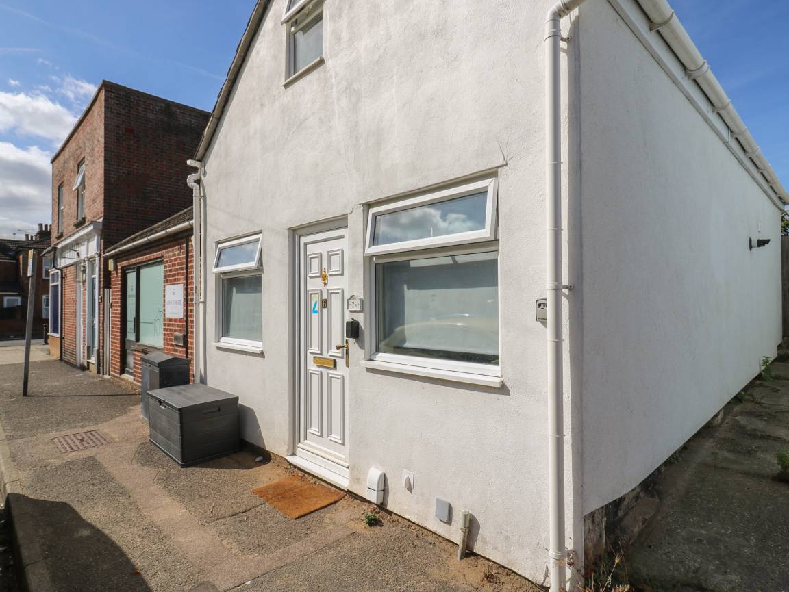 Cottage ∙ 2 Bedrooms ∙ 4 Guests - Colchester