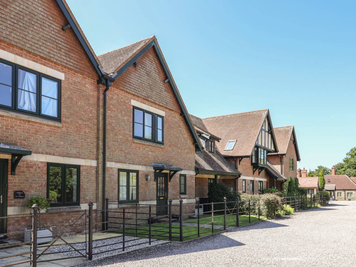 Cottage ∙ 5 Bedrooms ∙ 8 Guests - Seaton