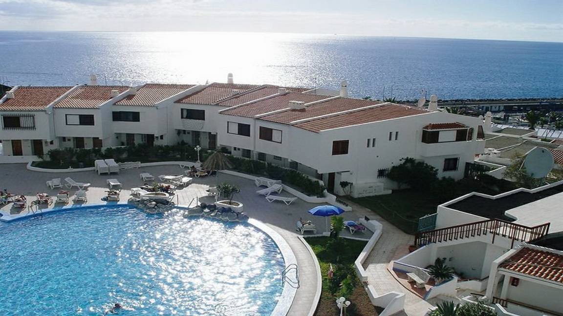 120 M² Villa ∙ 3 Bedrooms ∙ 10 Guests - Costa Adeje