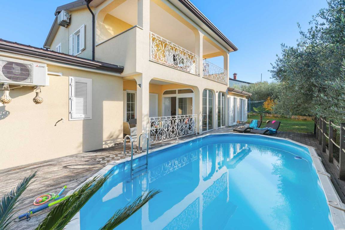 130 M² Maison De Vacances ∙ 4 Chambres ∙ 8 Personnes - Poreč