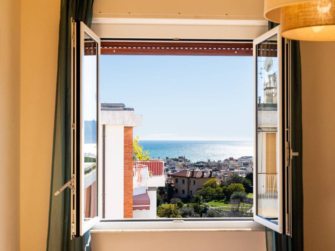 70 M² Apartamento ∙ 2 Habitaciones ∙ 5 Huéspedes - Laigueglia