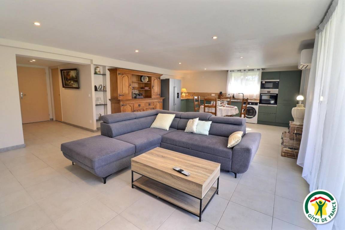 80 M² Gîte ∙ 2 Bedrooms ∙ 4 Guests - Die