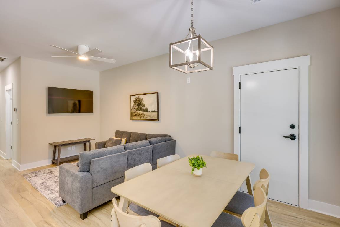 102 M² Ferienwohnung ∙ 3 Schlafzimmer ∙ 6 Gäste - Millbrook, AL