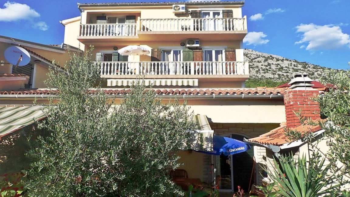 95 M² Appartement ∙ 4 Slaapkamers ∙ 9 Gasten - Kroatië