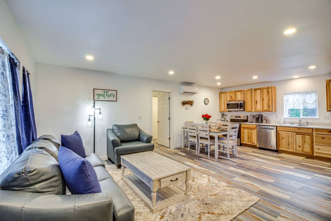 139 M² House ∙ 2 Bedrooms ∙ 10 Guests - Sisters Rock State Park, Port Orford