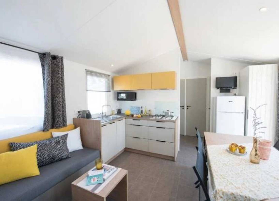 20 M² Camping ∙ 4 Chambres ∙ 8 Personnes - Noyal-Muzillac