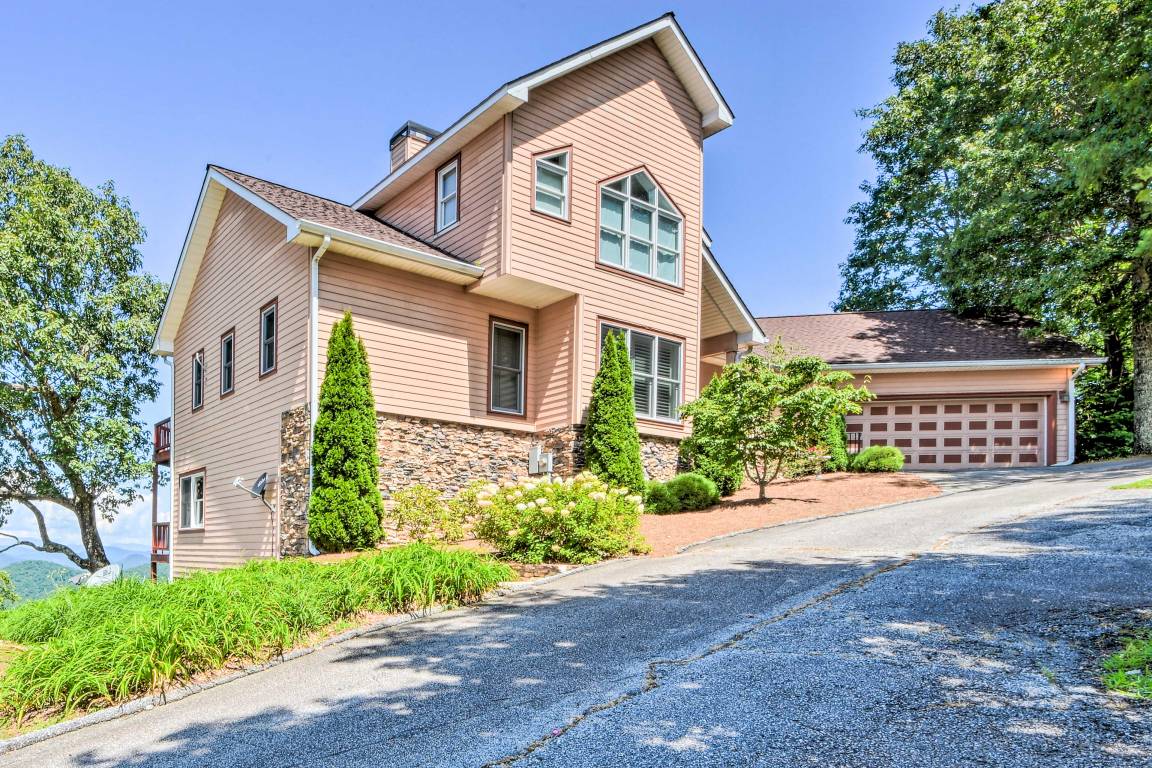 353 M² House ∙ 3 Bedrooms ∙ 6 Guests - Dillard, GA