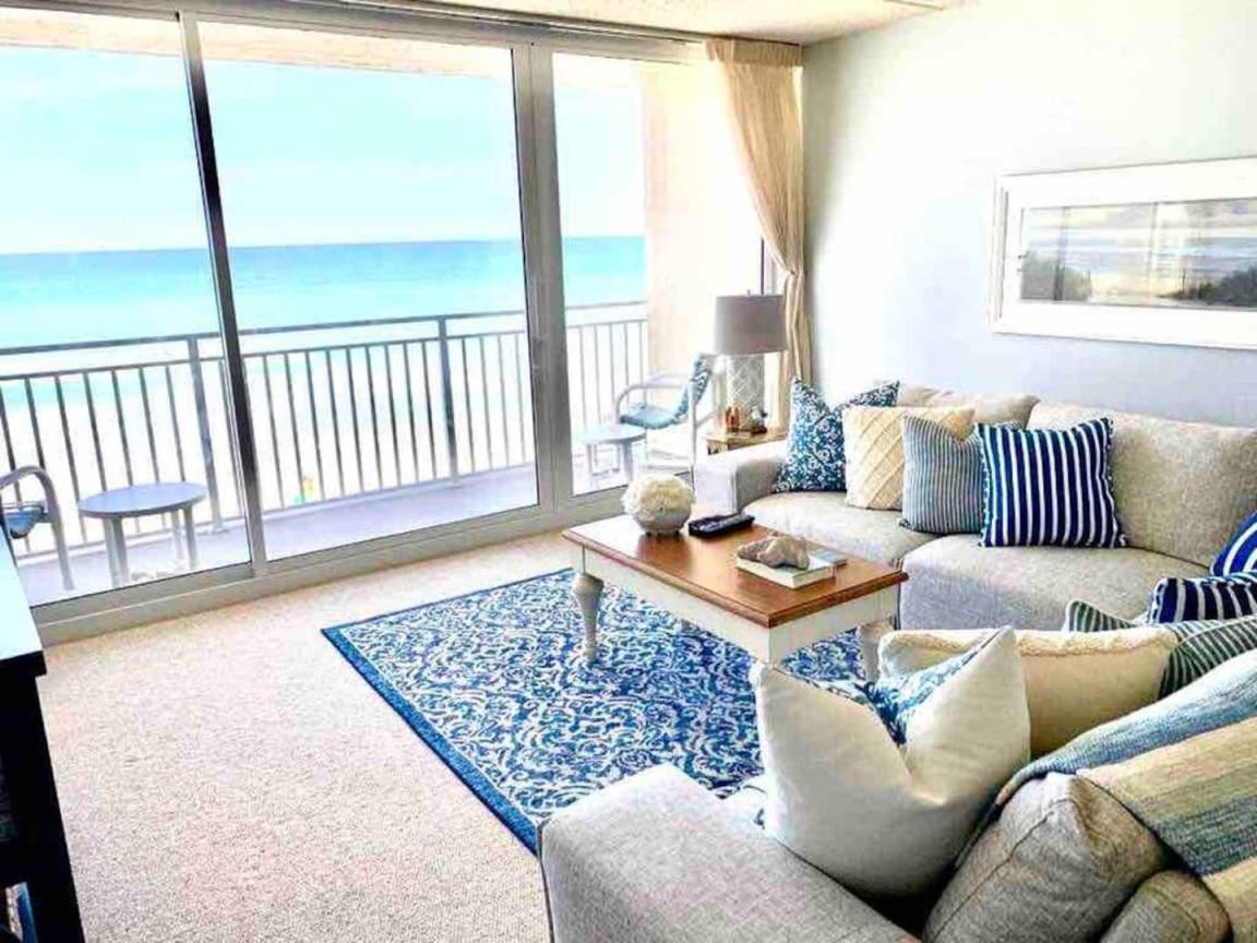 House ∙ 2 Bedrooms ∙ 6 Guests - New Smyrna Beach, FL