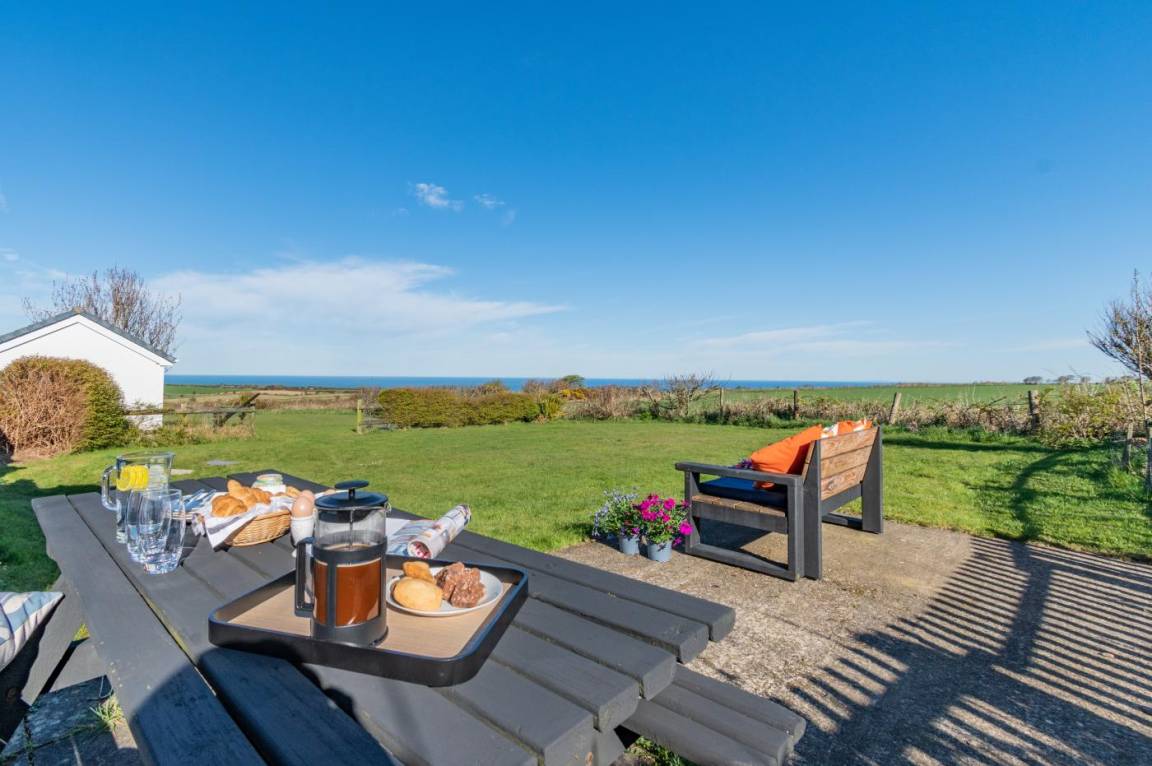 Apartment ∙ 3 Bedrooms ∙ 6 Guests - Cardigan