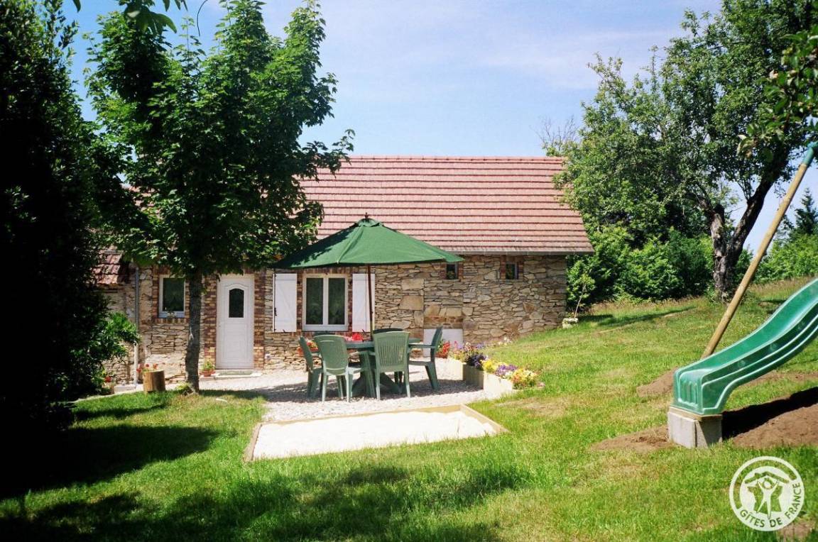 60 M² Gîte ∙ 2 Chambres ∙ 4 Personnes - Sainte-Fortunade