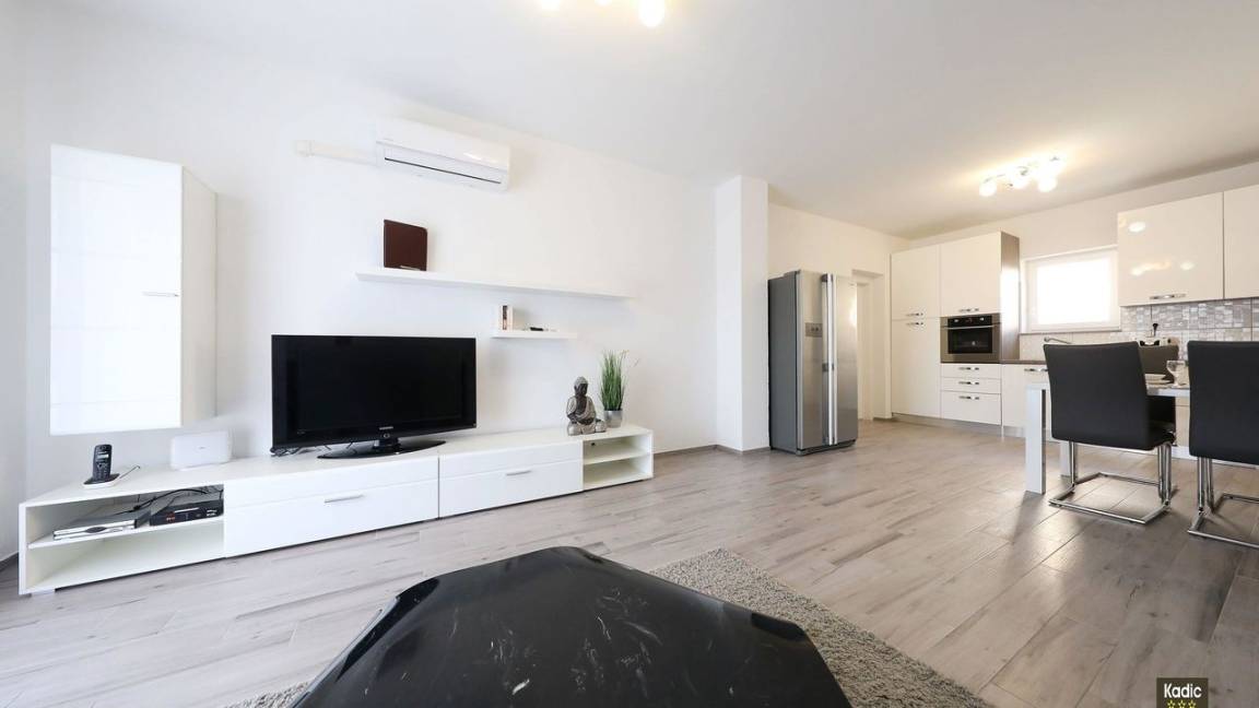 72 M² Apartment ∙ 1 Bedroom ∙ 4 Guests - Nin