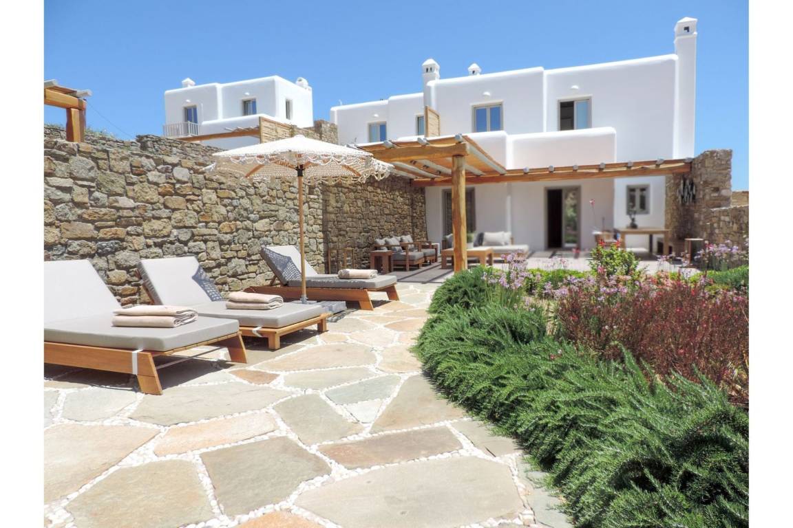 Villa ∙ 4 Bedrooms ∙ 8 Guests - Mykonos