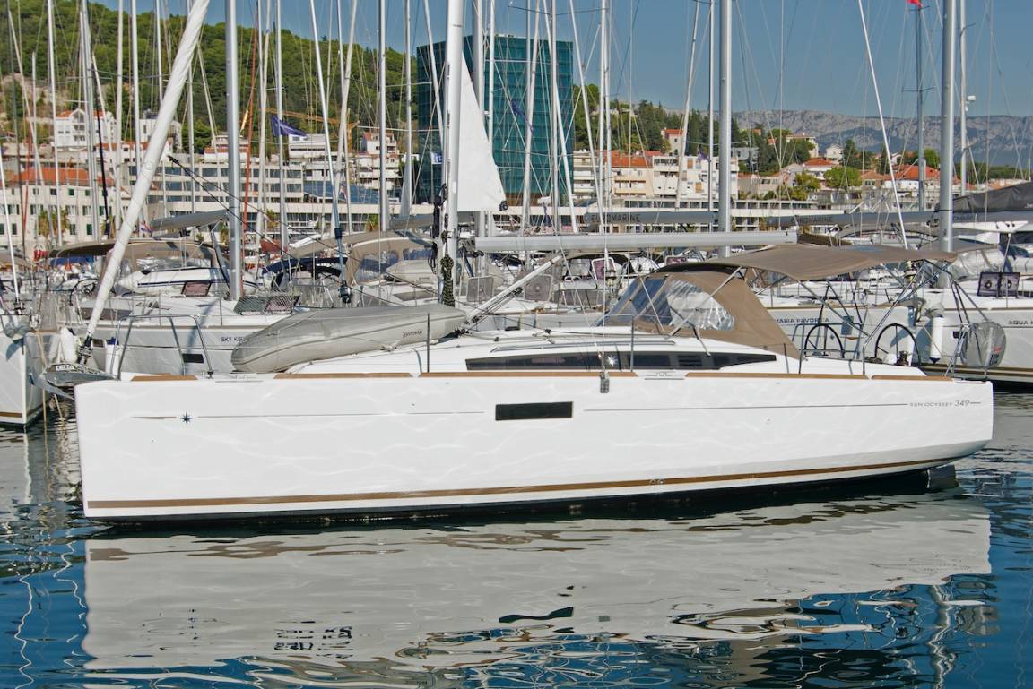 Houseboat ∙ 3 Bedrooms ∙ 4 Guests - Split