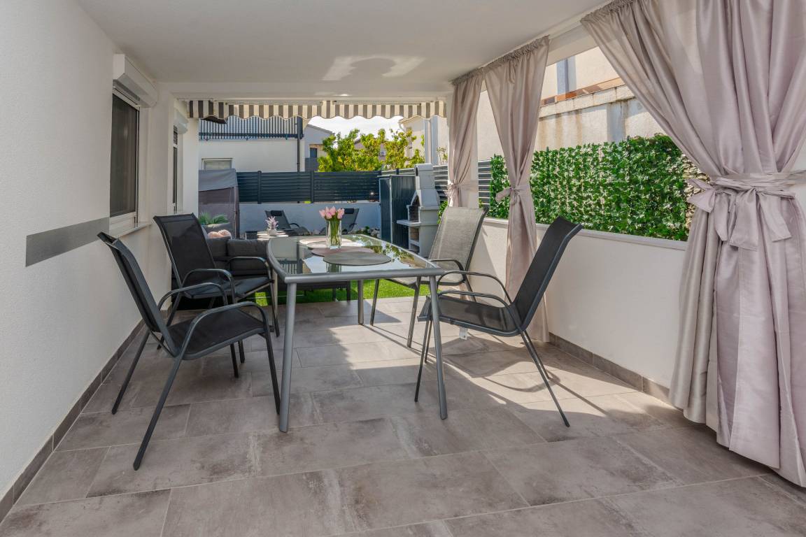 55 M² Ferienhaus ∙ 2 Schlafzimmer ∙ 5 Gäste - Vir
