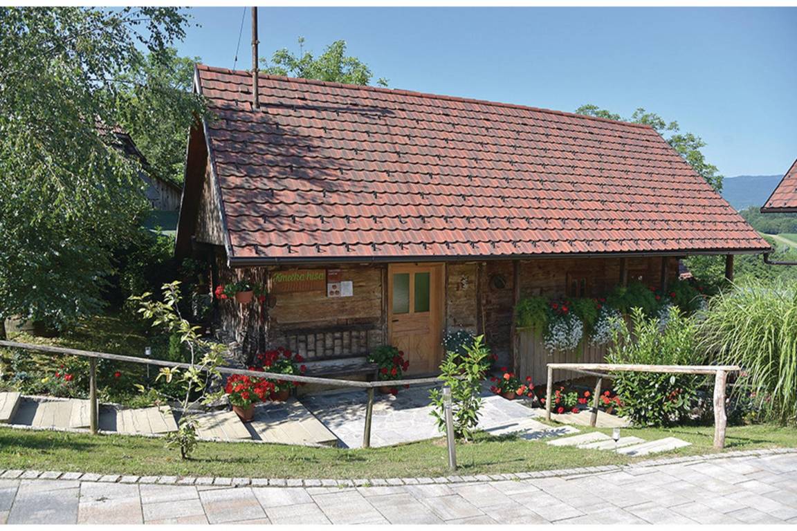98 M² Chalet ∙ 3 Bedrooms ∙ 6 Guests - Slovenia