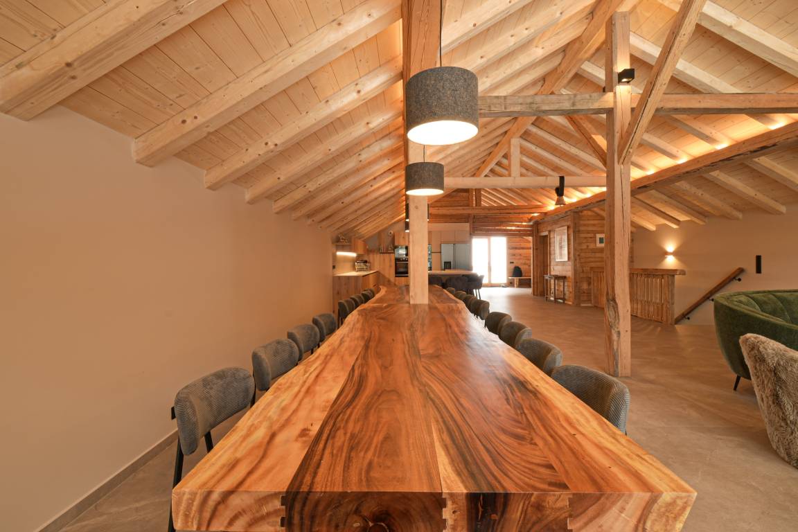 215 M² Cottage ∙ 6 Bedrooms ∙ 14 Guests - Alps